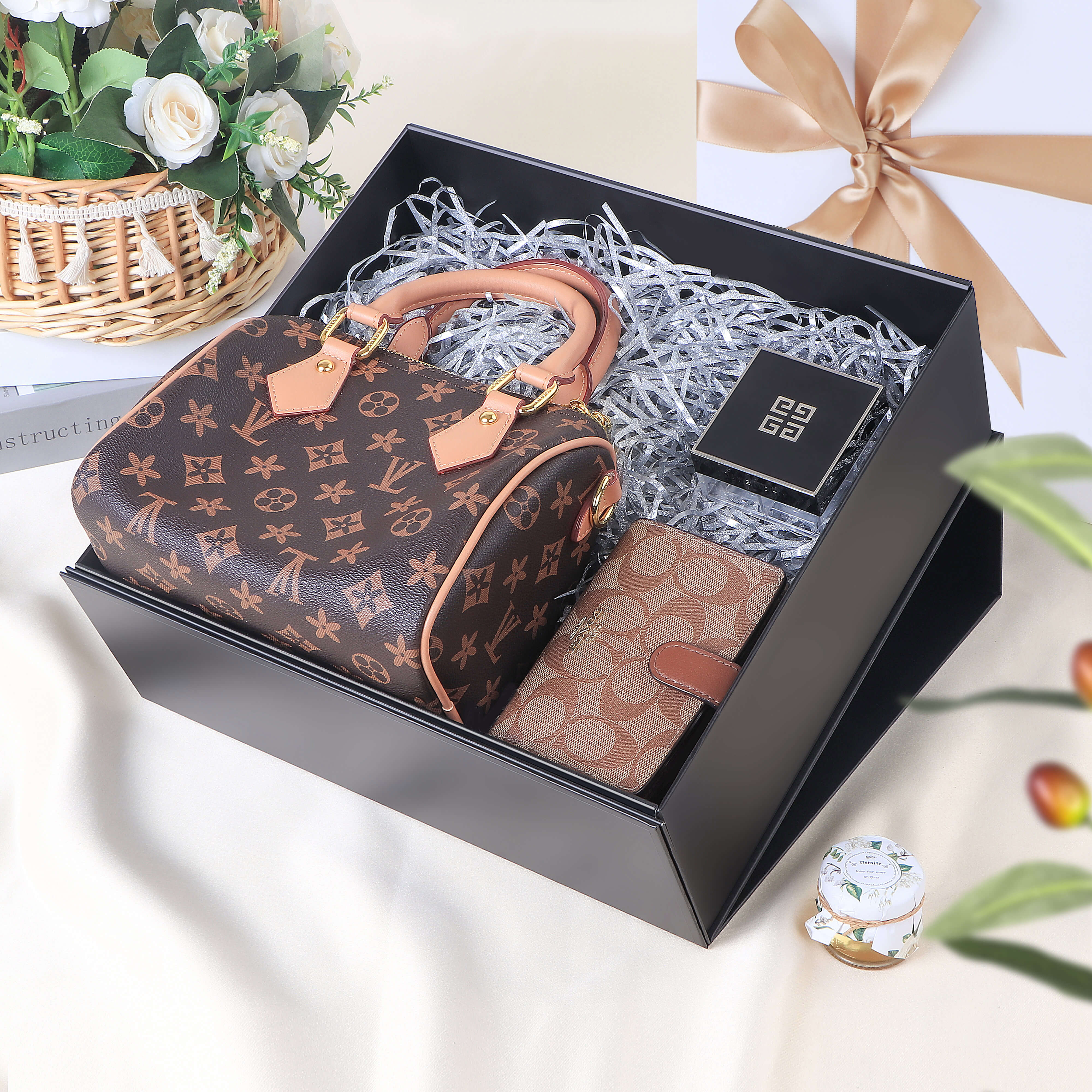 Luxury Cardboard Gift Box with Magnet Closure– JIAWEI WORLD